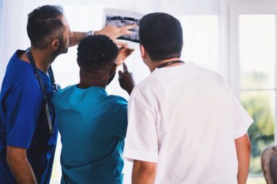 5 Reasons To Choose A Career In the Medical Field - Careerbright.com